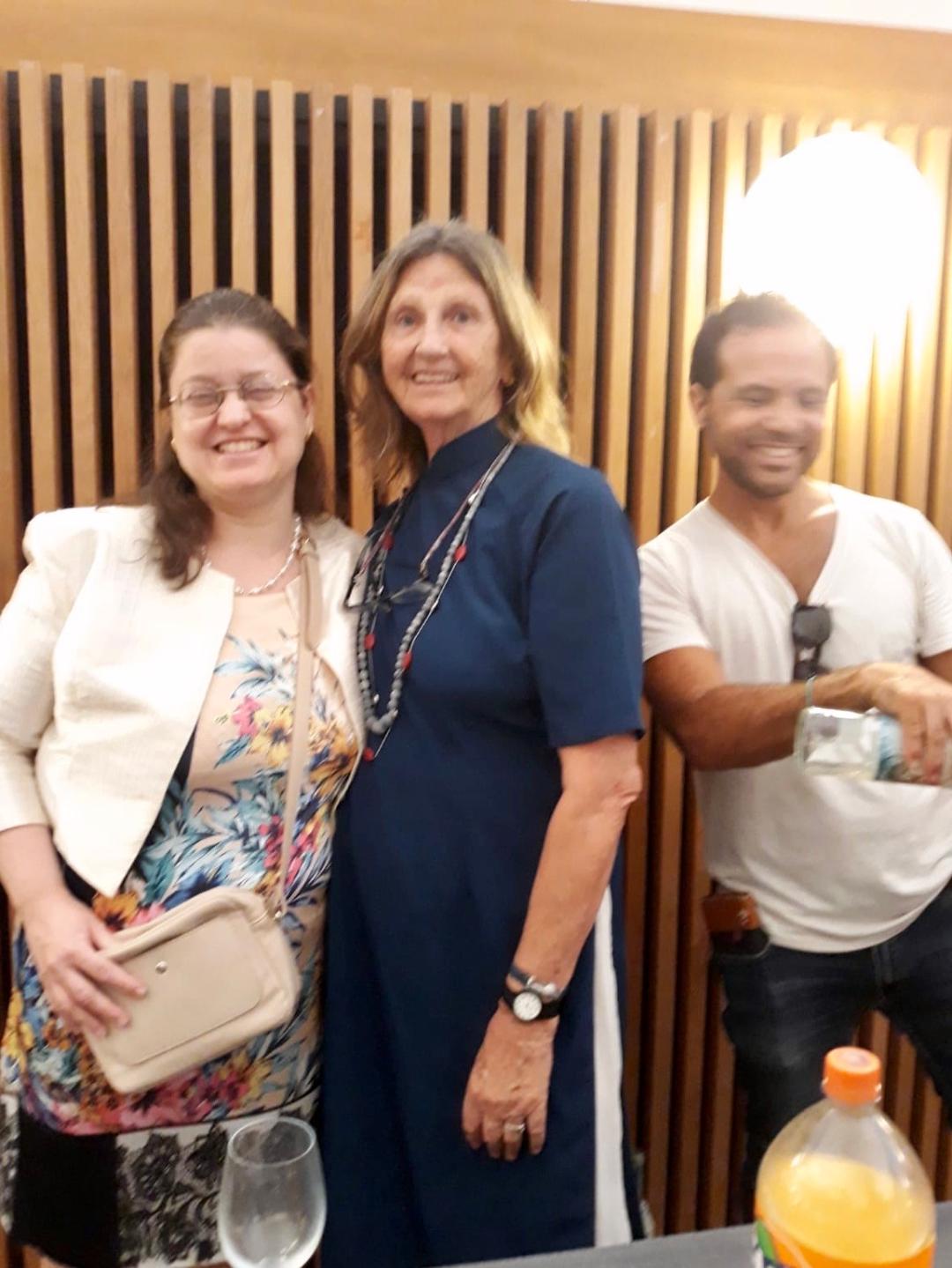 Exposicion colectiva de AMAE 10 de julio 2019 en el palau de congressos ...